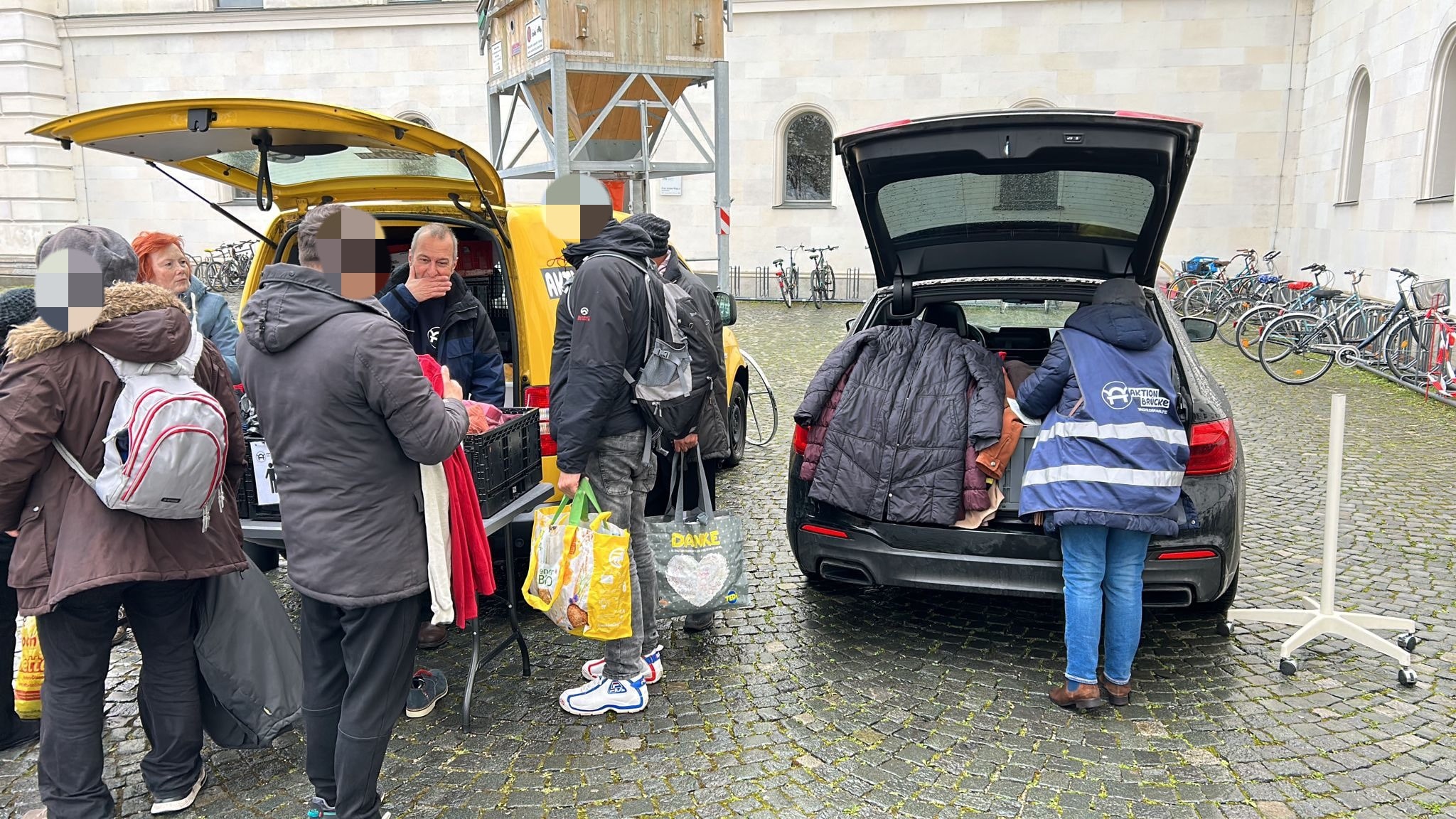 Dem Regen trotzen können wir mittlerweile Obdachlosenhilfe — Aktion ...